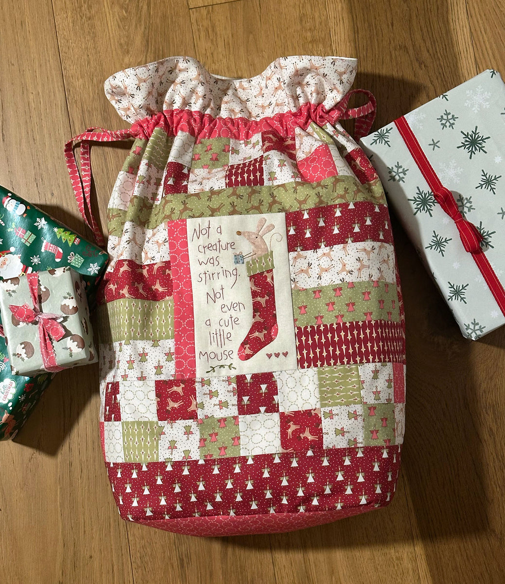 Little Mouse Santa Sack – The Birdhouse Patchwork Designs
