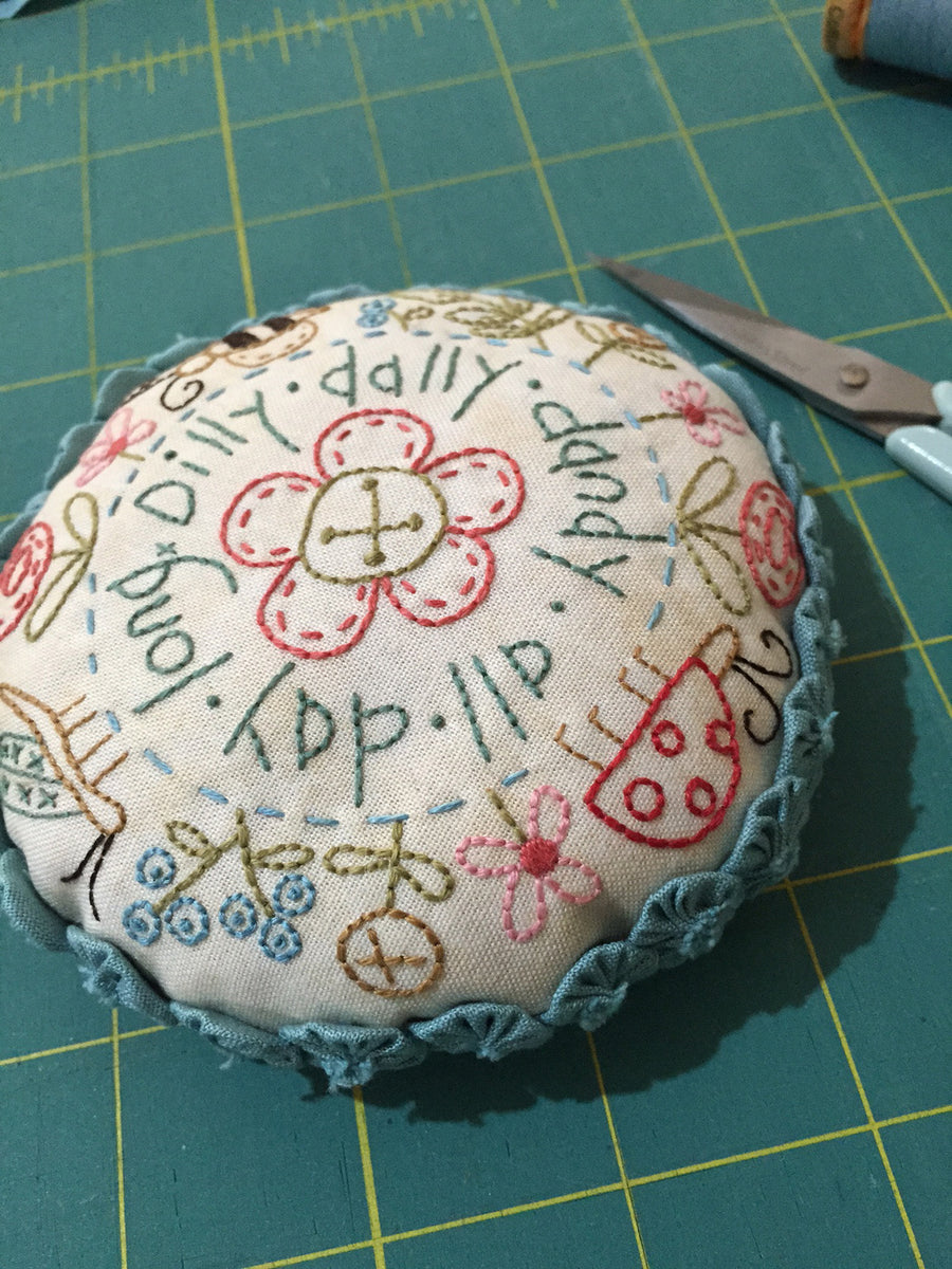 Dilly Dally Pincushion Pattern – The Birdhouse Patchwork Designs