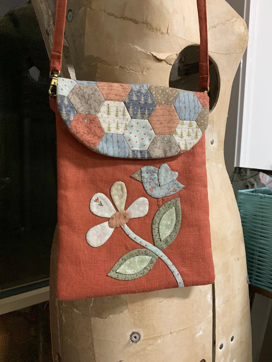 My Red Satchel Pattern – The Birdhouse Patchwork Designs